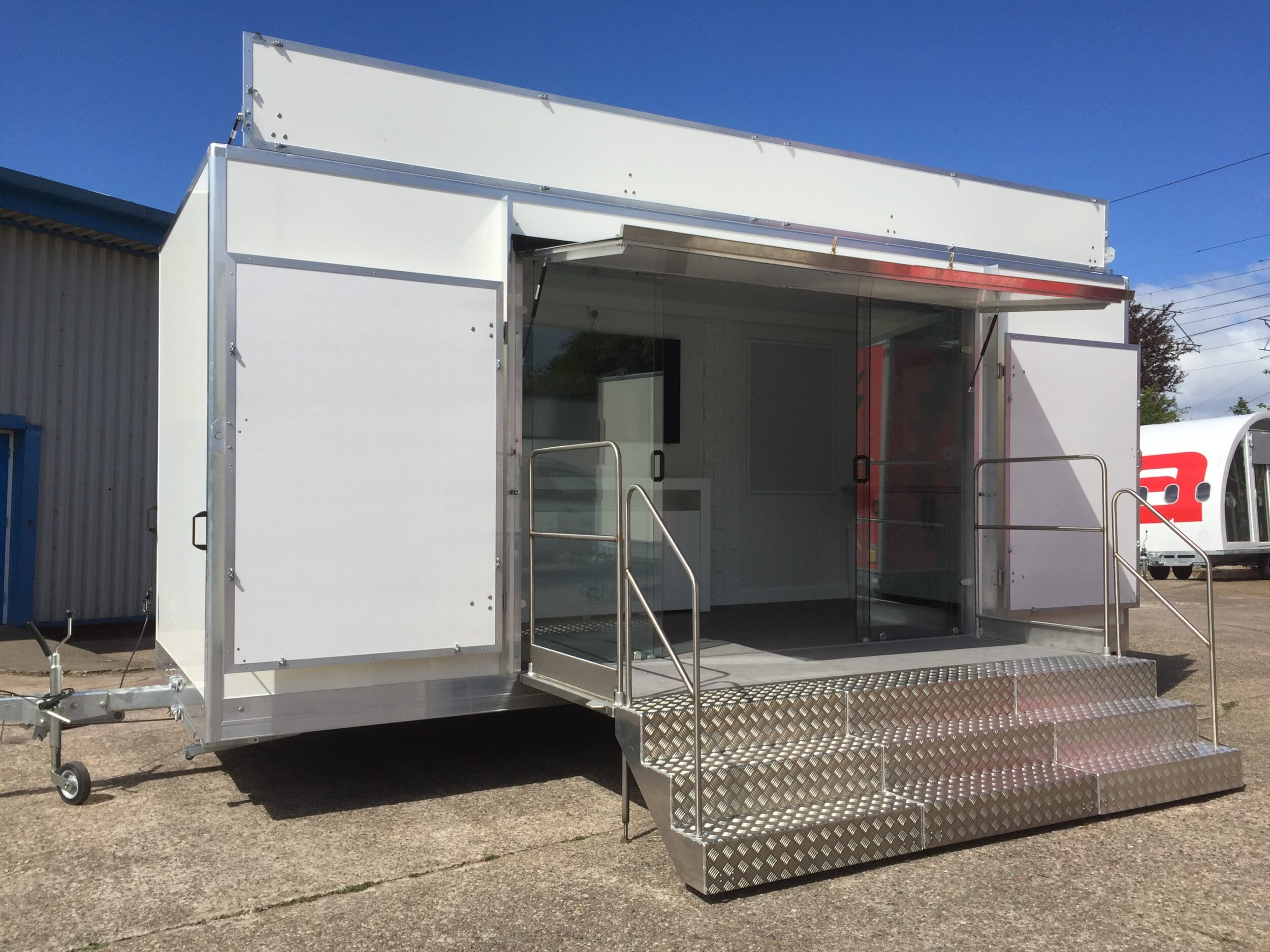 High Street, Merchandising, Exhibition & Hospitality trailers for hire